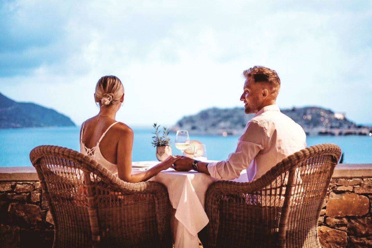 Romantic Getaways in Greece: Discover the Best Greek Islands for ...